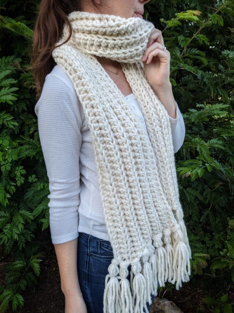The Easiest Free Chunky Crochet Scarf Pattern | Jewels and Jones