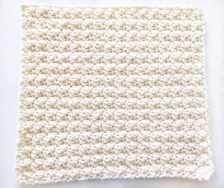 Crochet Chunky Pillow Pattern + Video Tutorial | Jewels and Jones