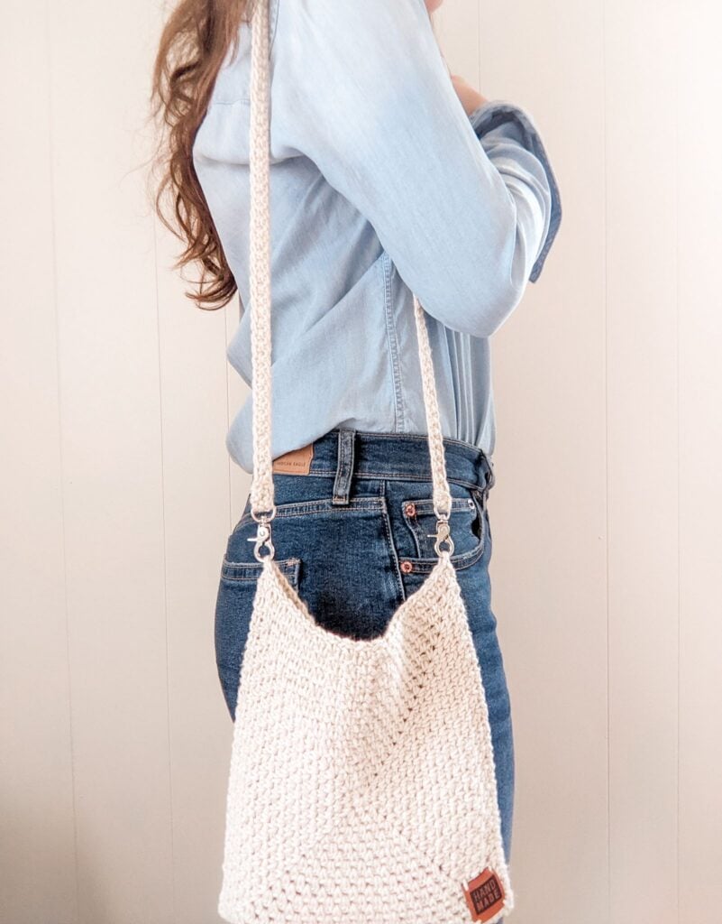 Easy Free Crochet Crossbody Bag Pattern | Jewels and Jones