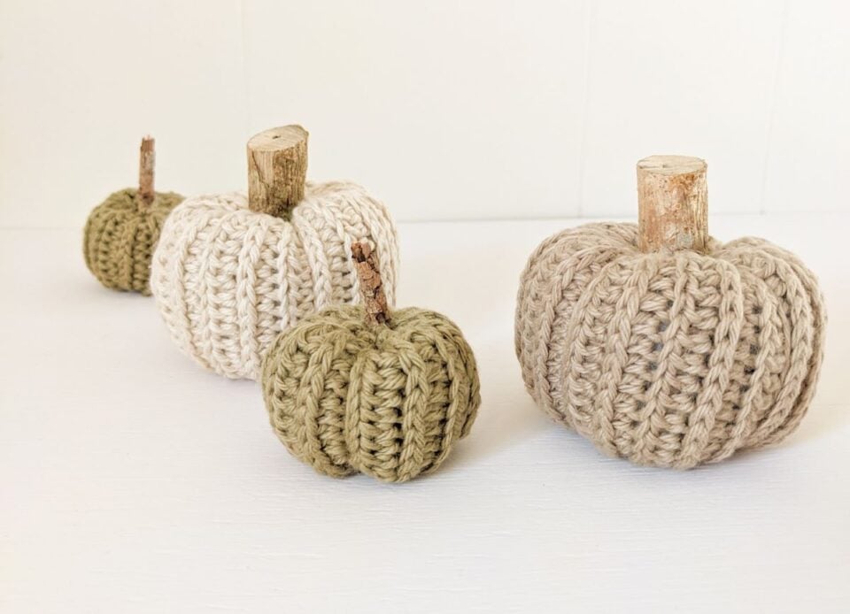 Free Crochet Pumpkin Pattern (2 Sizes) | Jewels and Jones