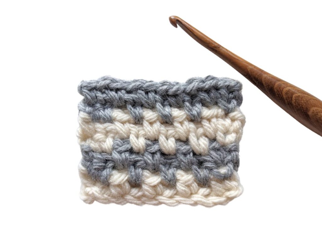 A Step-by-Step Tutorial on Changing Colors in Crochet Moss Stitch