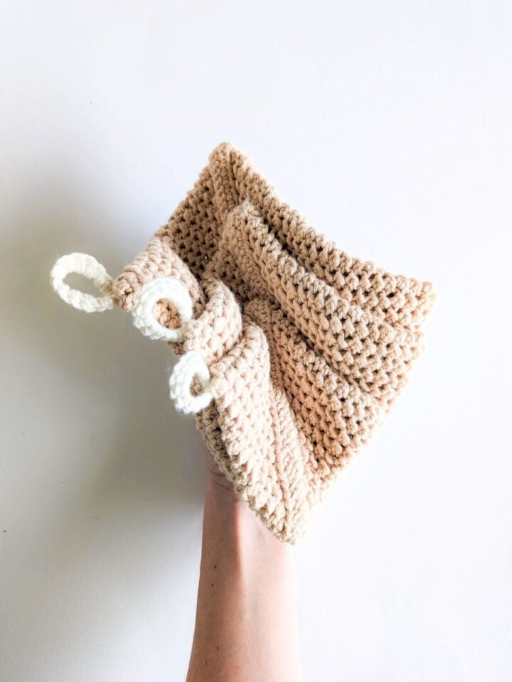 Free Magic Crochet Potholder Pattern (3 Sizes) | Jewels and Jones