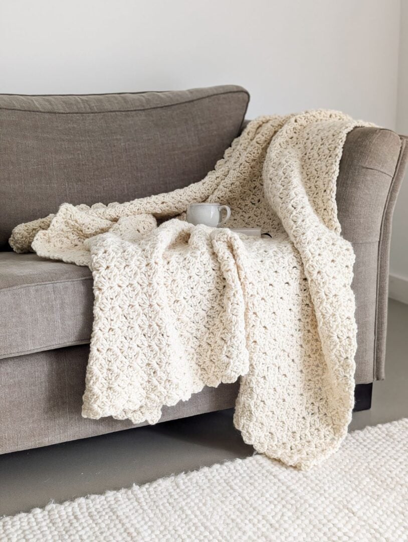 Easy One-Row Repeat Crochet Blanket Pattern | Jewels and Jones