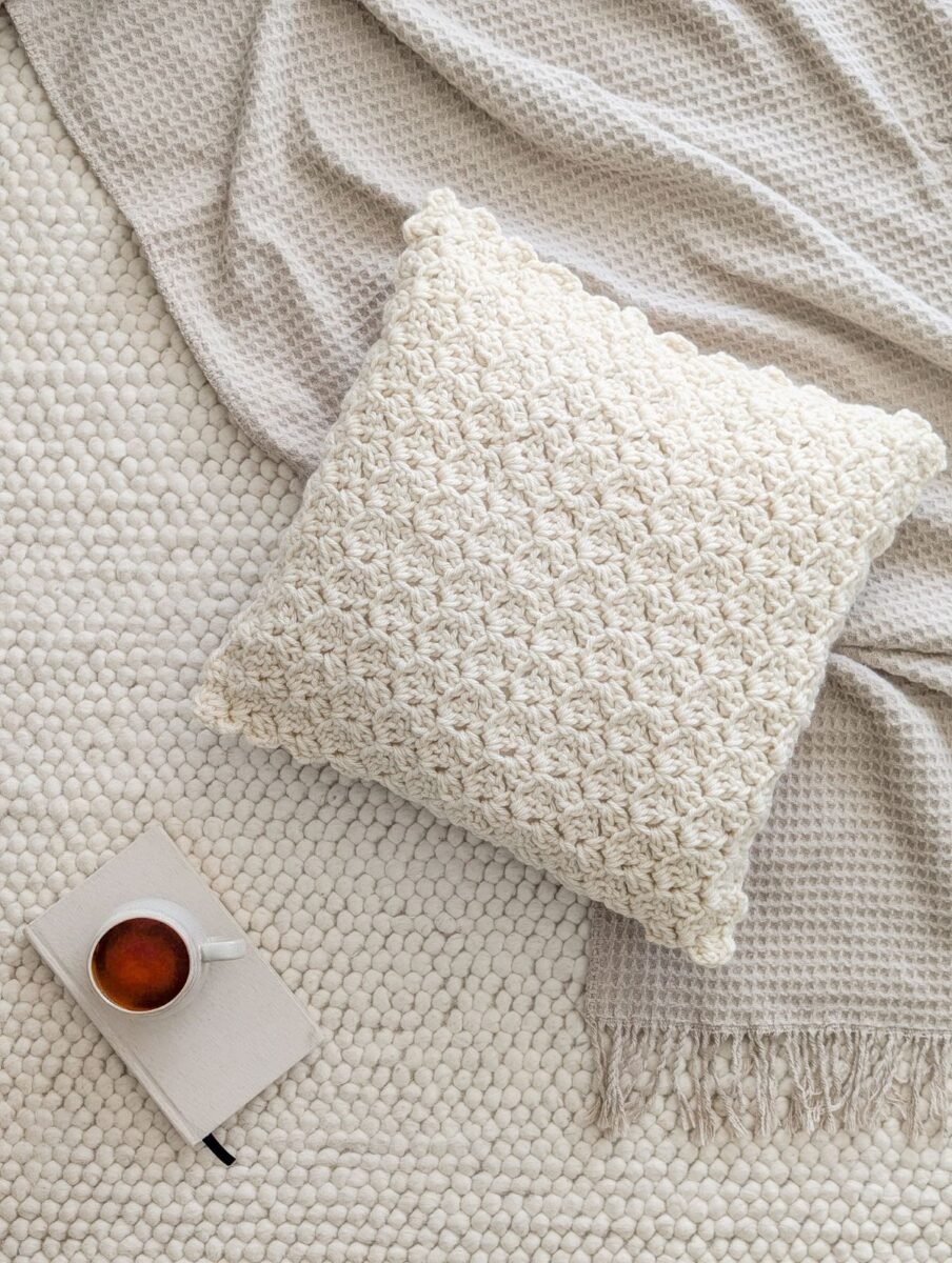 How to Crochet an Easy Pillow Using Chunky Yarn