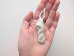 How to Make Mini Hanks of Yarn (Easy Method)